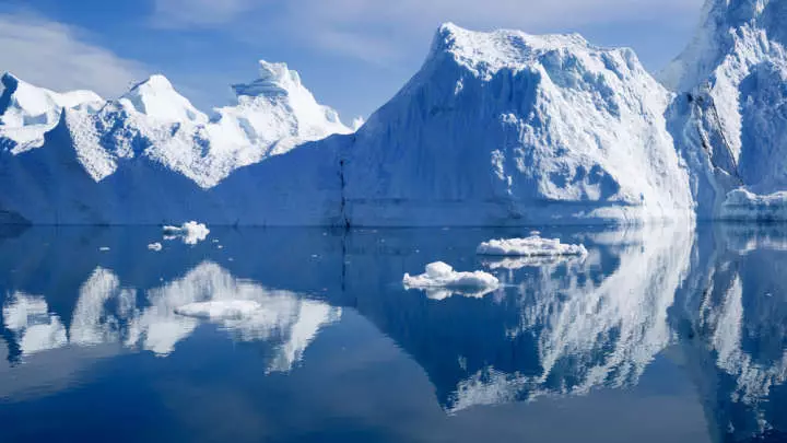 Esta propuesta para volver a congelar el Ártico involucra submarinos e icebergs en forma de hexágono